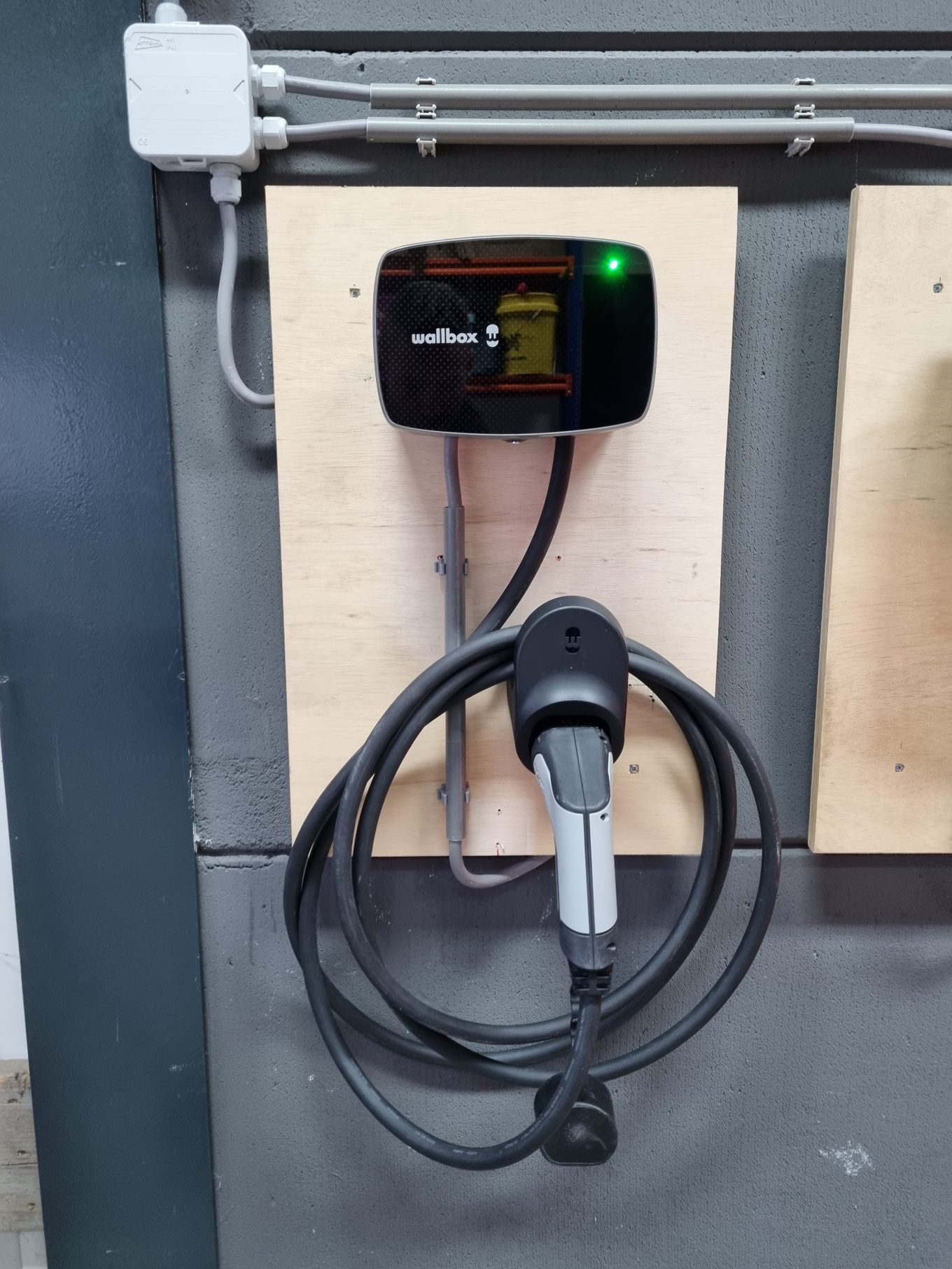 Wallbox Commander 2S - MW Solutions
